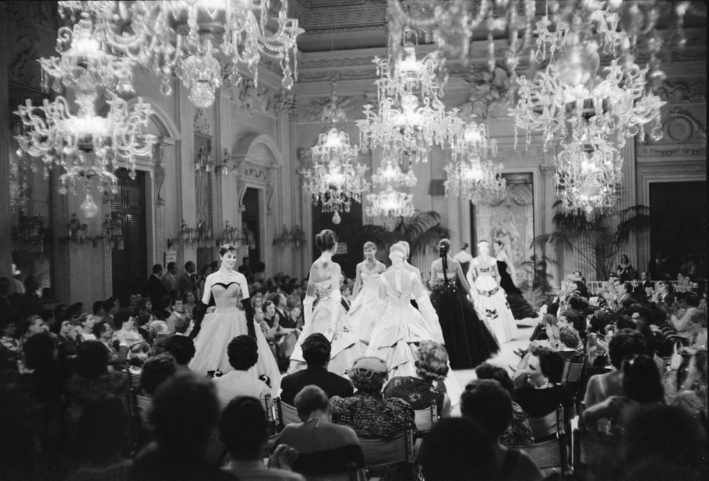 A Brief History Of The Fashion Week: Evolution Of The Parade | Vue.ai Blog